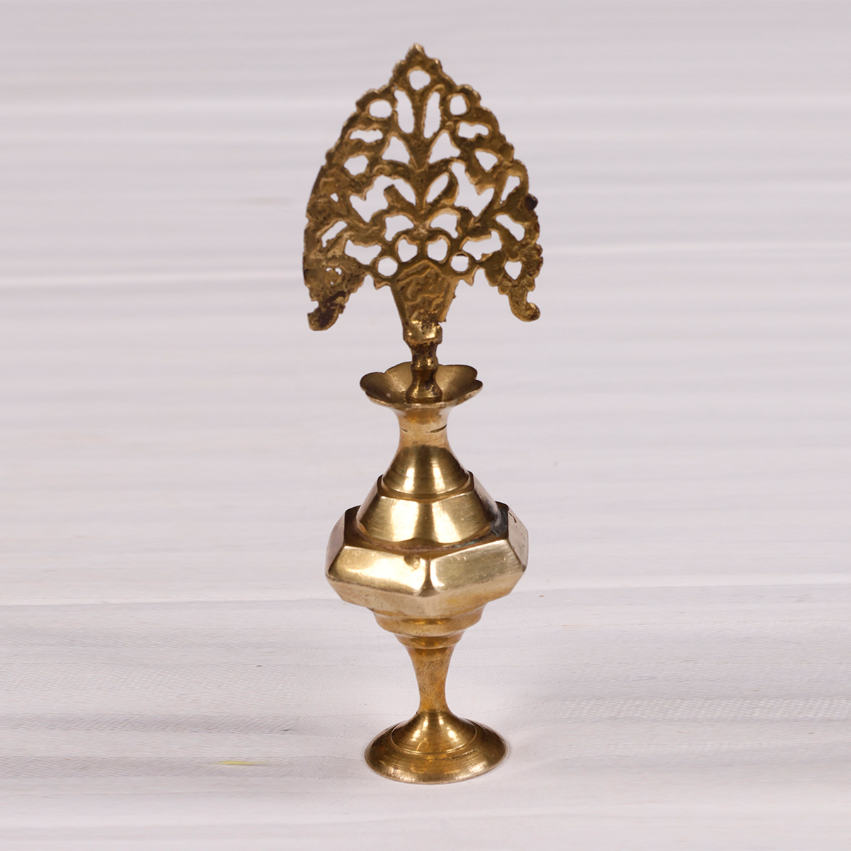Rajputra Association of North America. Brass Surma container