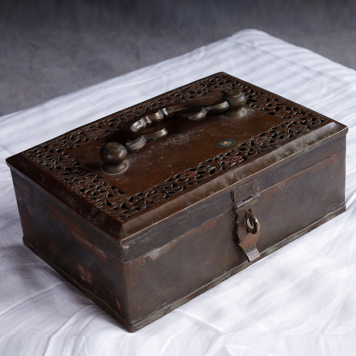 Rajputra Association of North America. Vintage Brass Craved Box