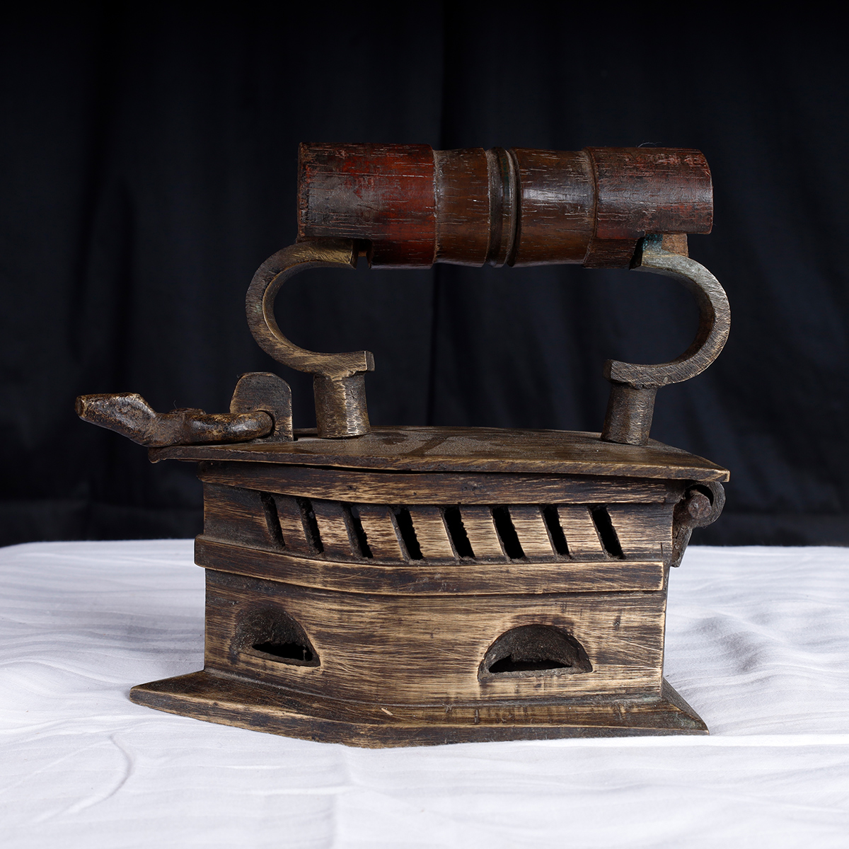 Rajputra Association of North America. Vintage Brass Cloth Iron